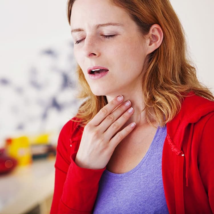 Laryngitis Symptoms (Plus Treatment) - Definitive Guide